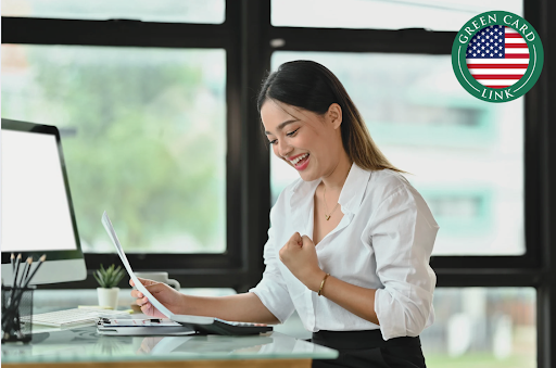 EB-1C Green Card for H-1B Managers: Timeline, Costs, and USCIS Requirements